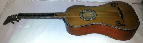 Guitare baroque par Socquet place du vieux louvre à Paris 1769 ...