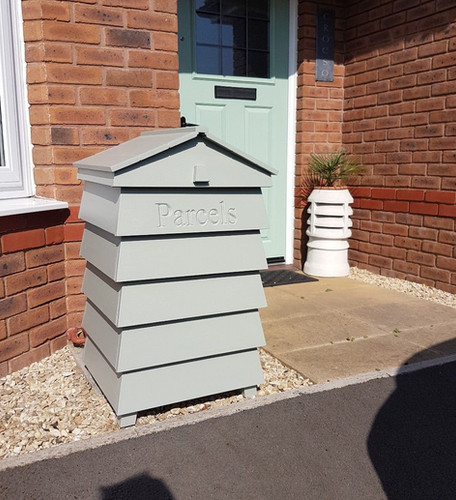 Large Beehive Parcels Box | bespokegarden