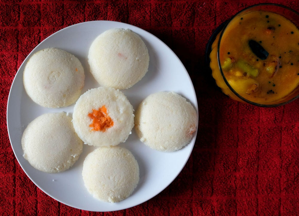 How to Make Soft & Fluffy Idlis (Steamed Lentil Rice Cakes)