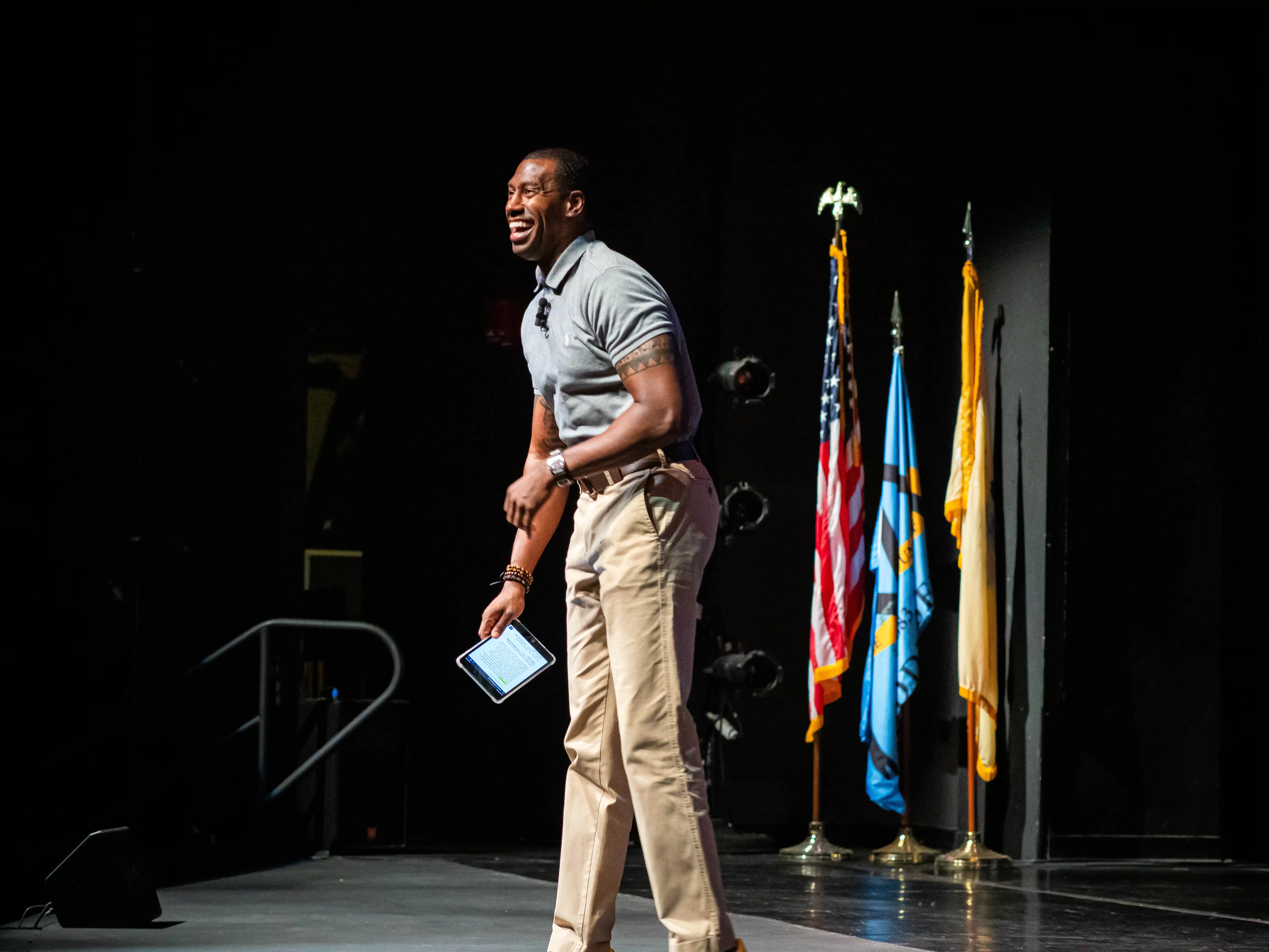 Motivational Speaker | Reggie Wright Enterprise