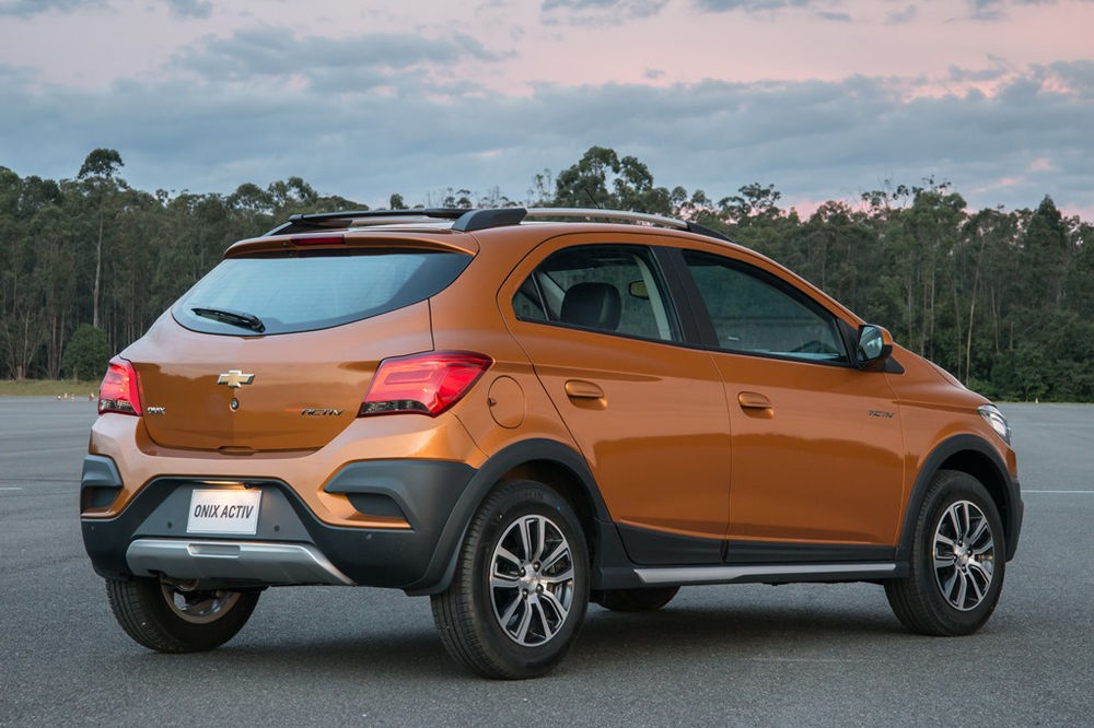 Novo Onix chega com OnStar, direção elétrica, 6 marchas e promessa de ...
