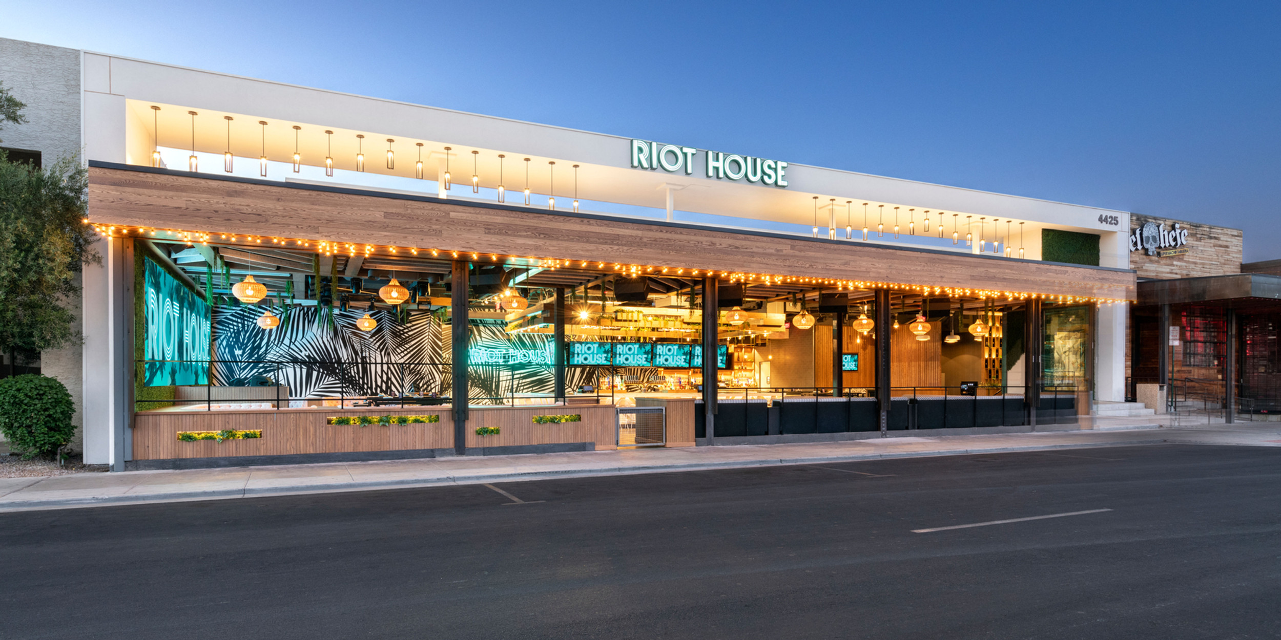 Riot House Scottsdale | Bachelorette Bottle Service & VIP Tables