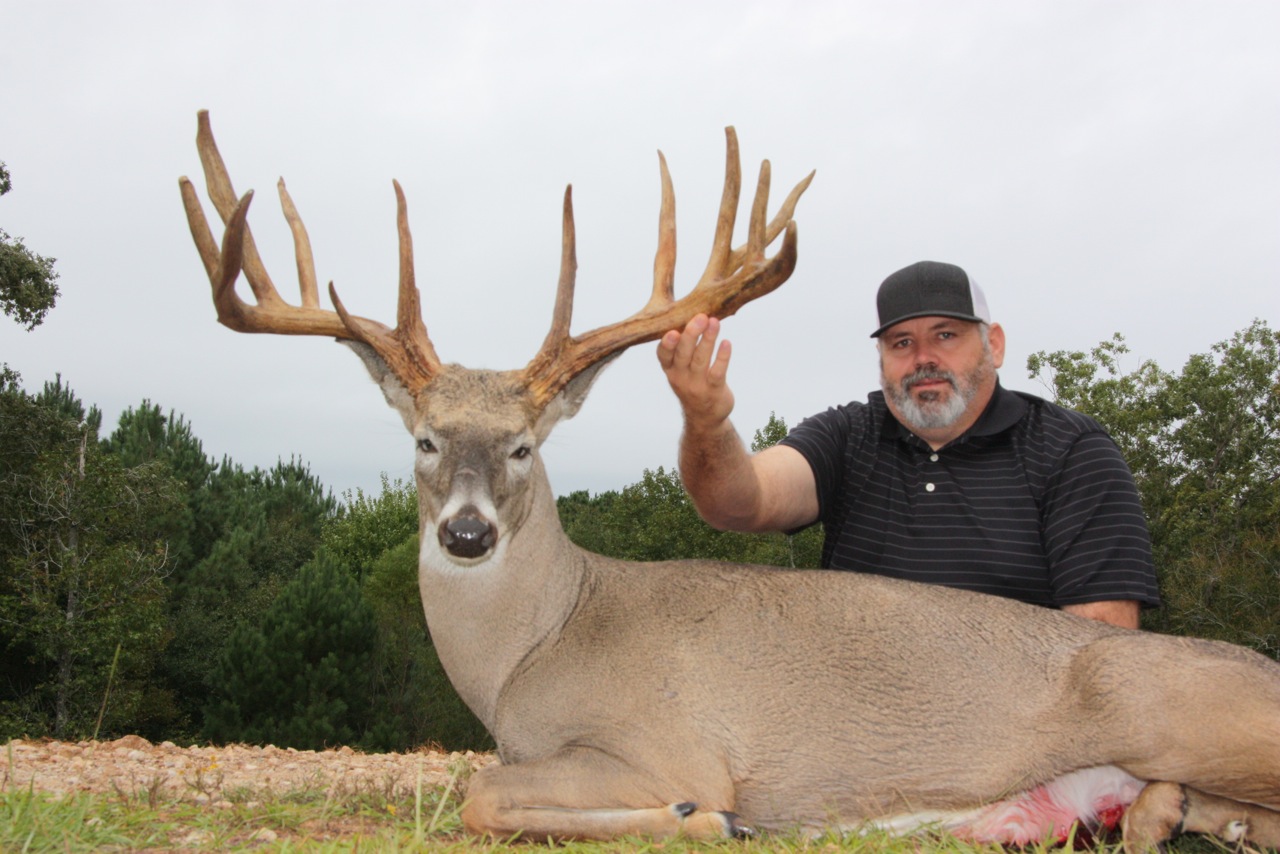 Texas Trophy Whitetail Hunting