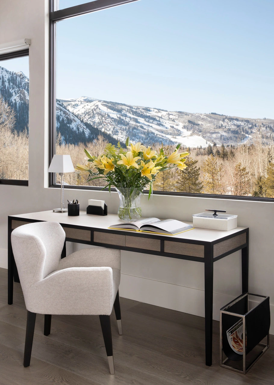 7 Elements Essential for a Luxury Home Office Makeover
