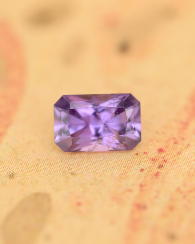 Color-Change Sapphire 0.95ct | Magus Gems