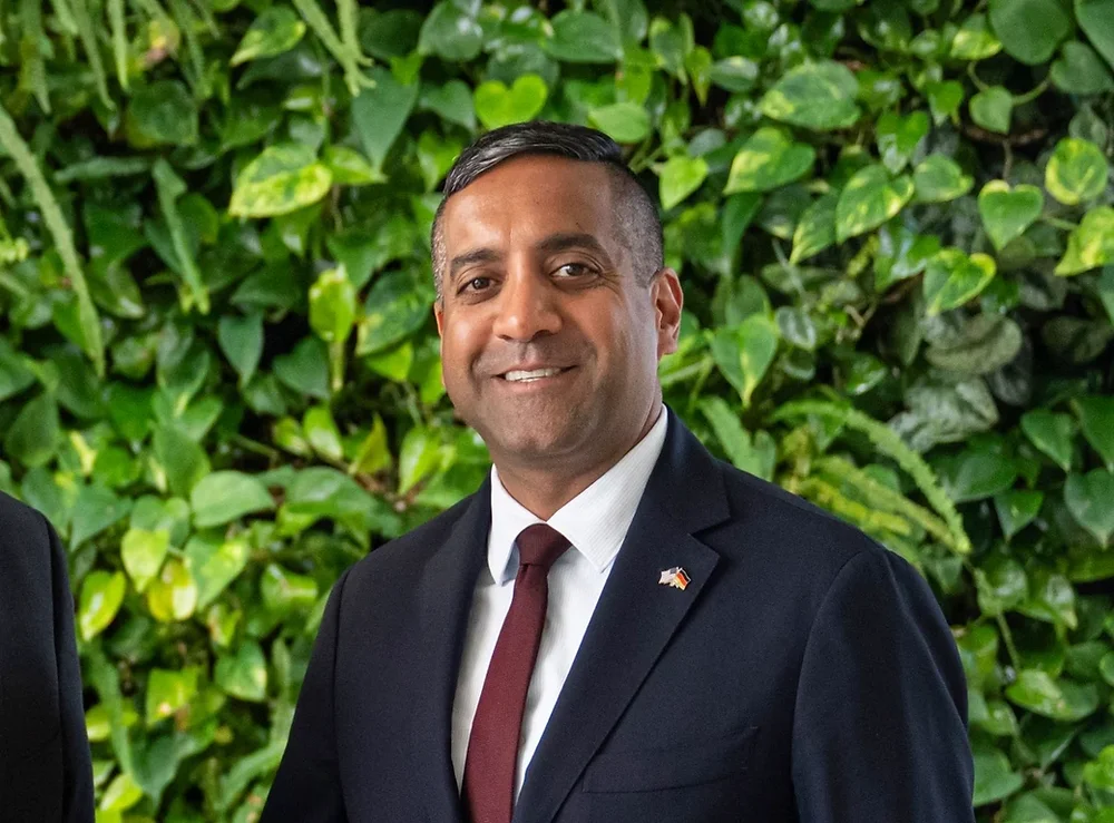New Axiom CEO, Lynk wins satellite contract, FAA OKs more Starship launches