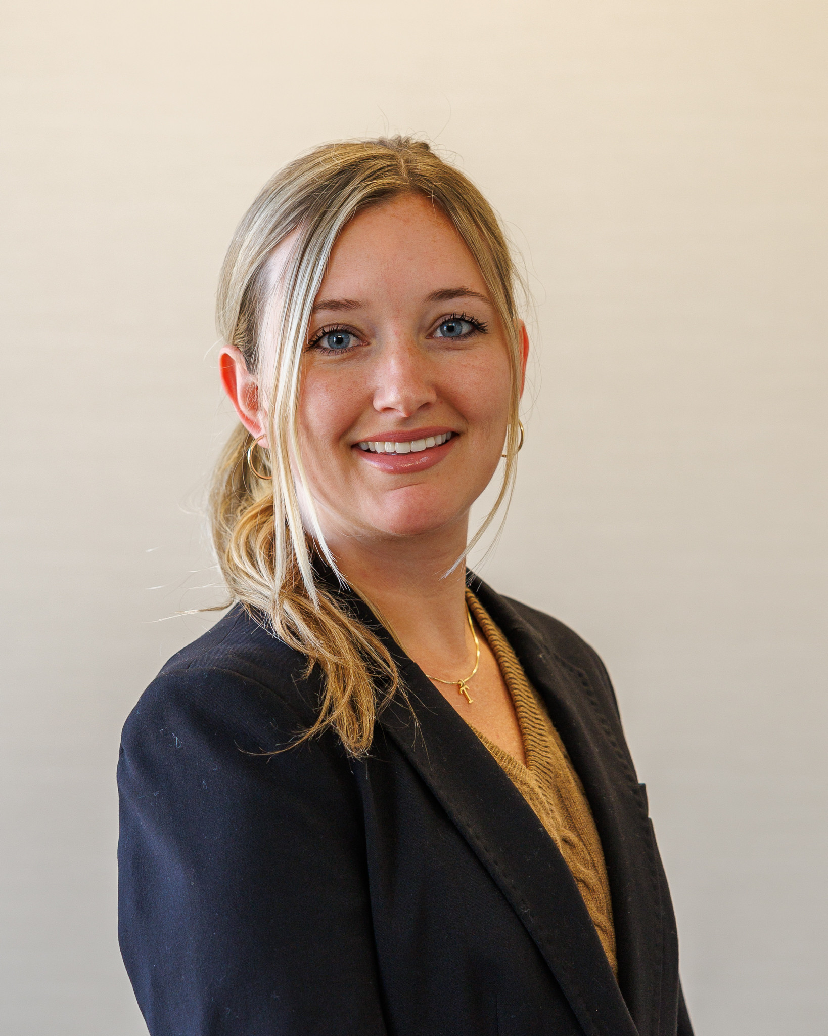 Lynsie Treadway | Private Management Group, Inc