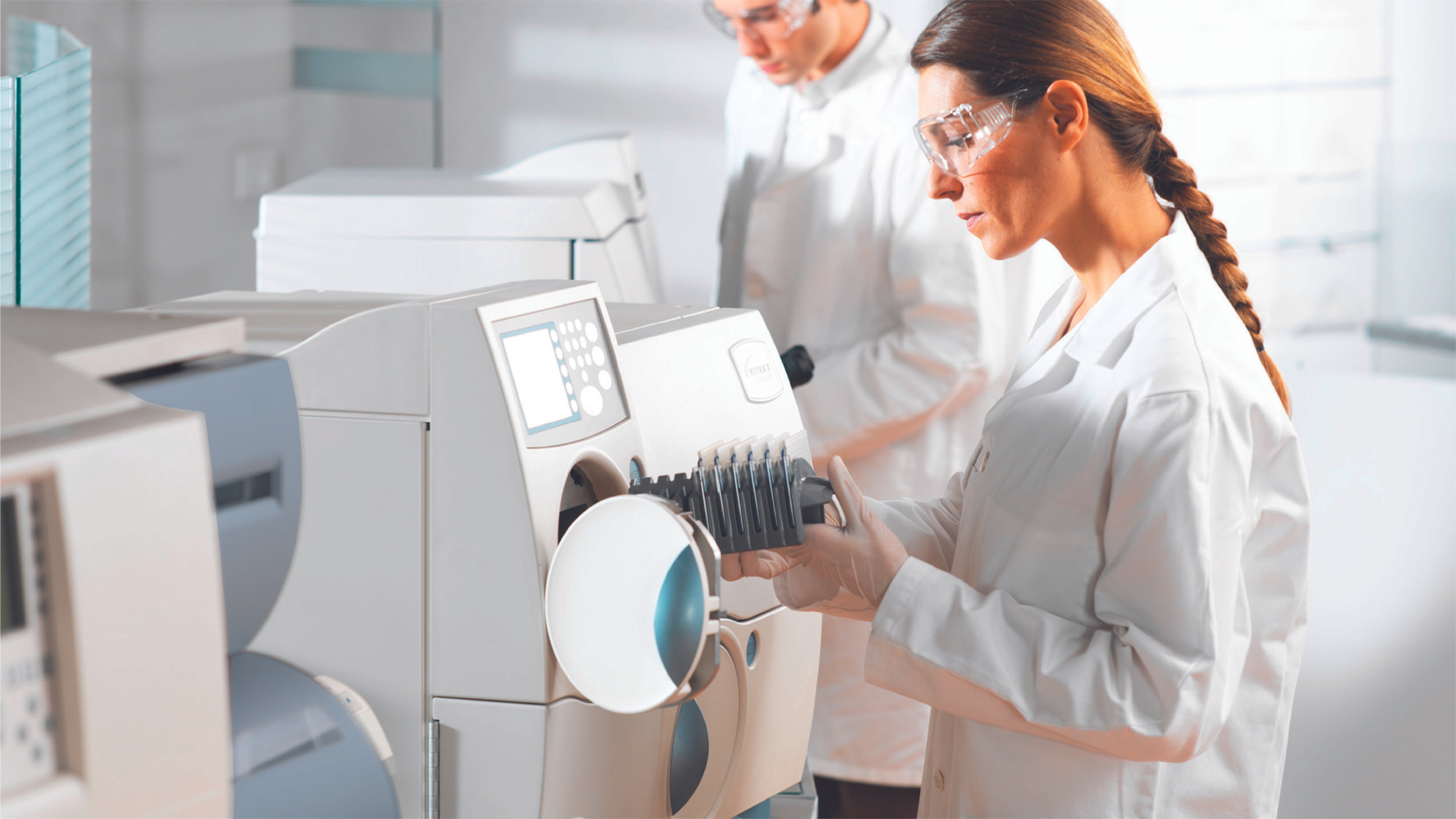 Optimización del tratamiento de infecciones urinarias con Tarjeta VITEK ...