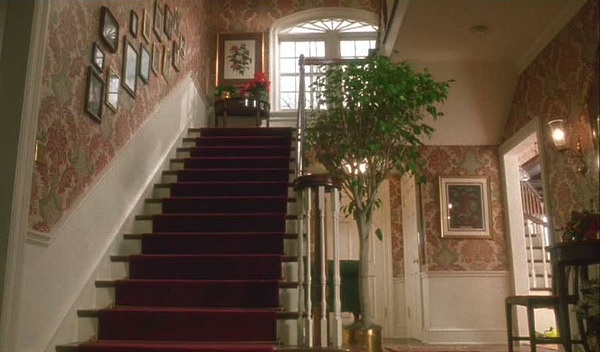 10 Famous Christmas Movie Houses, Locations & Fun Facts