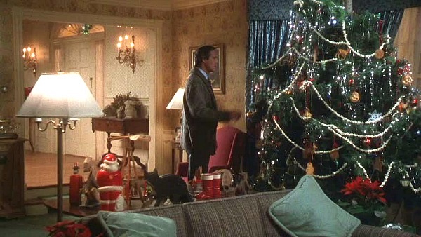10 Famous Christmas Movie Houses, Locations & Fun Facts
