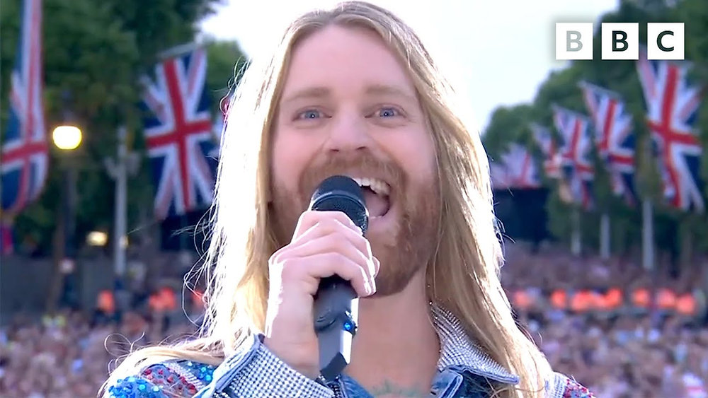 Sam Ryder performs at Queen's Jubilee concert
