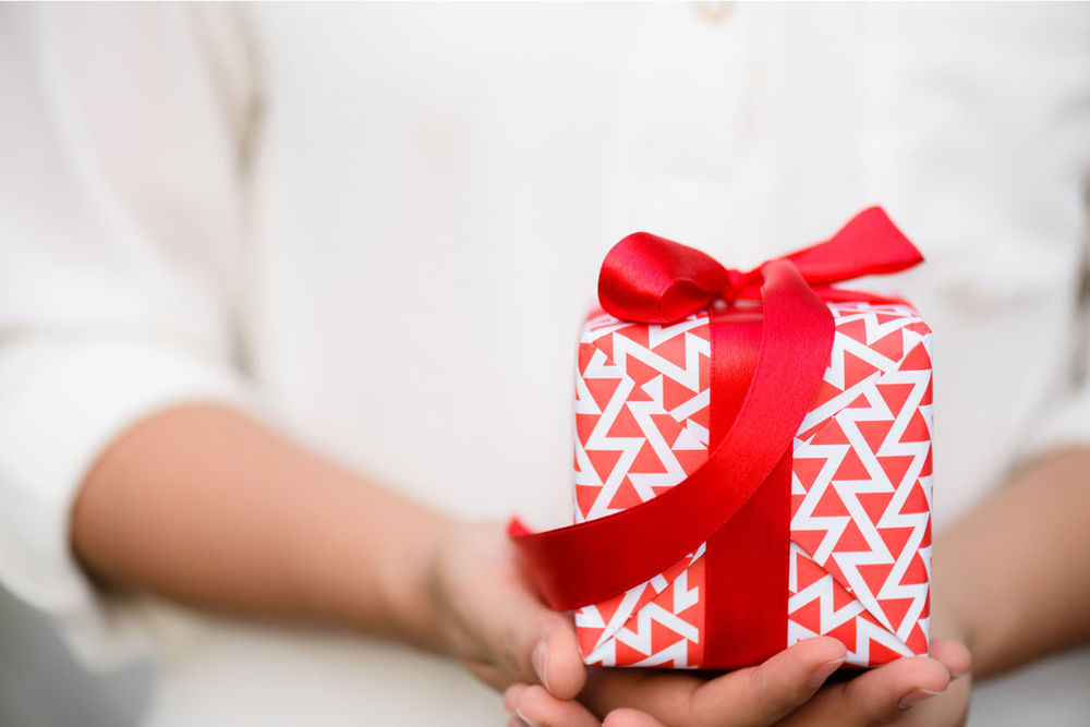 GIFT WRAPPING COMPETITION