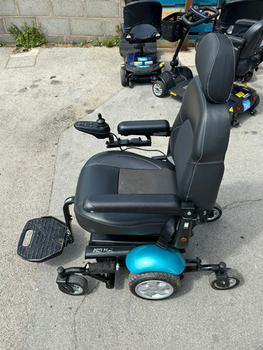 Rascal P327 Mini Power Chair | Mobility Scooters Bl