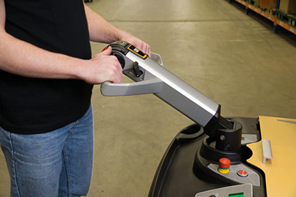 Gerbeur Electrique Cat | Application Stockage et Entrepôt Logistique