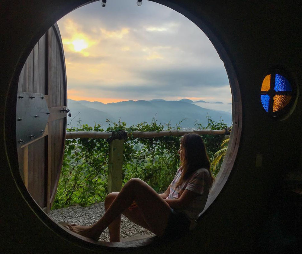 Duerme como hobbit en el hotel Tapasoli, Xilitla