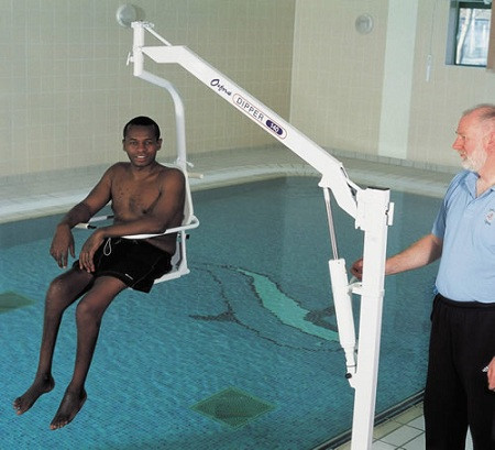 Oxford Dipper Pool Lift | Dolphin Stairlifts (East Anglia)