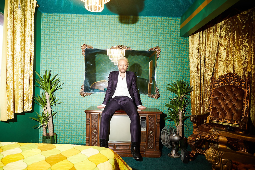 PRESENTANDO A: MAX FITE