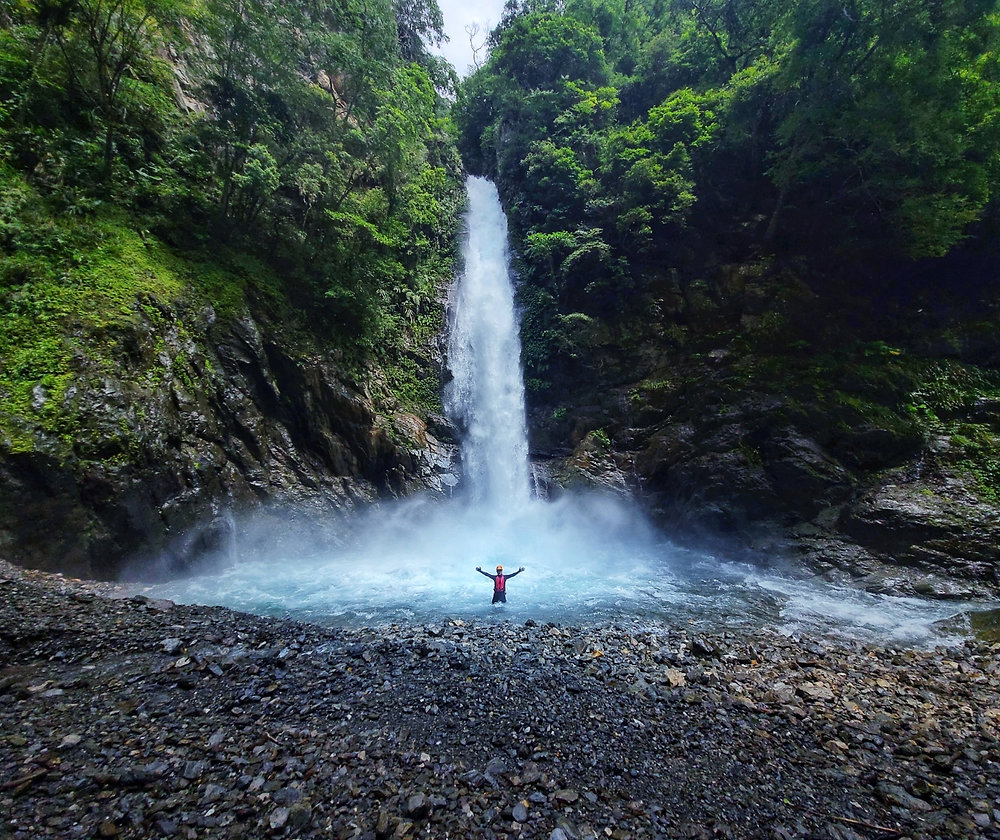Jinyue Waterfall (金岳瀑布): Thunder and Wonder in Nan'Ao