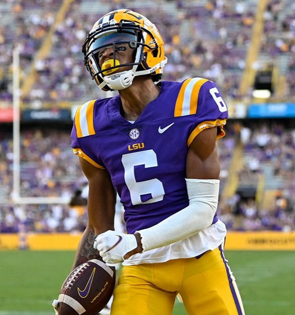 DEION SMITH ENTERS THE TRANSFER PORTAL: WE TELL YOU WHERE HE'S HEADED