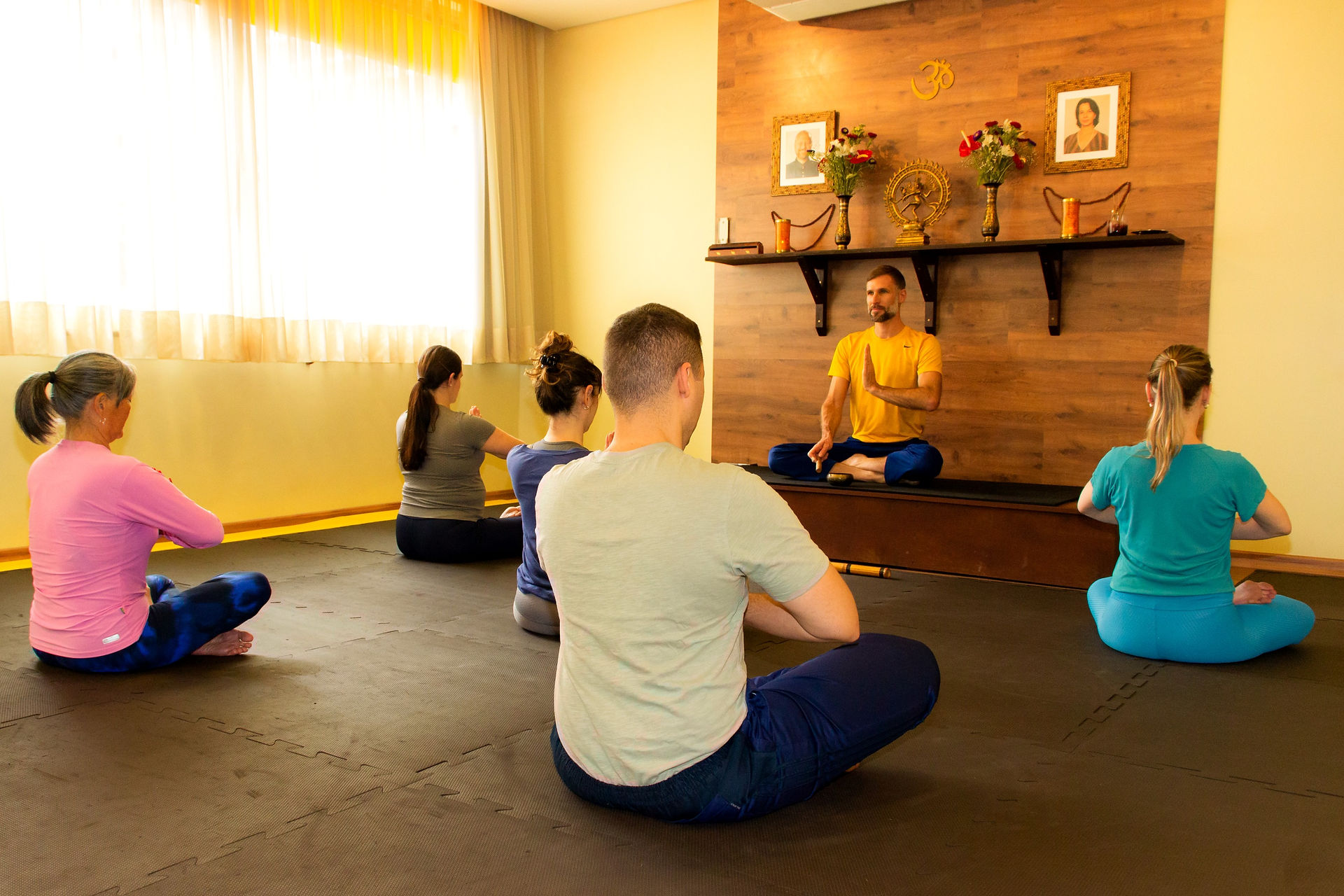 Yoga e Massagem Indiana no Juvevê | Samavêda - Filosofia & Yoga | Curitiba