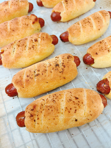 Corn Dog x 4 | Yoona.ca