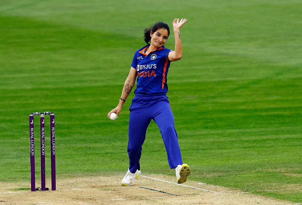 Women Cricket Bowling Tips: Complete Guide | Riro Sports