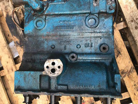 6429 Fordson Dexta cyl block needs repairing | Pocock