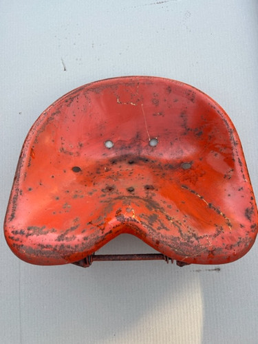 Nuffield early model seat assy | Pocock