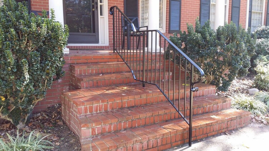 Center Step Railing Contouring Steps | Hickory, North Carolina ...