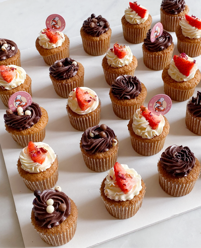 Mini Cupcakes Hong Kong, bite size cupcakes, vanilla cupcakes with ...
