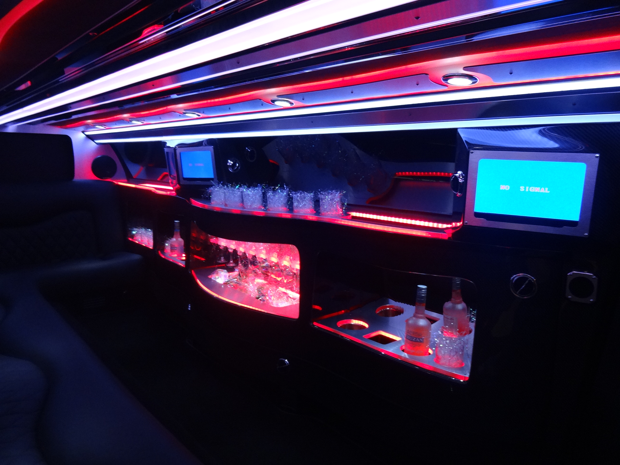 Chrysler 300 - Up to 10 Passengers | Extreme Limousine