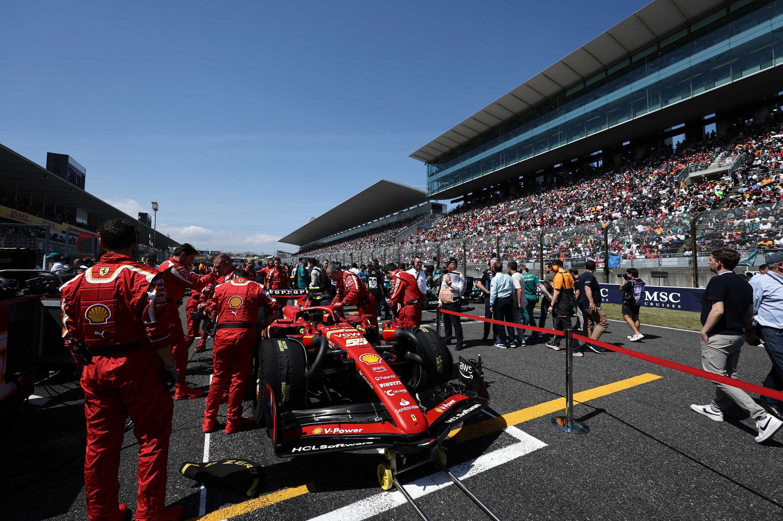 F1 Checkered Flag Package Booking | Grand Prix Getaways