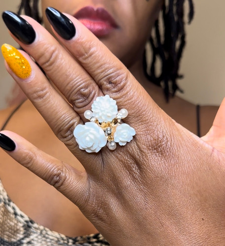 Big White Rose Ring | Phiyahfit