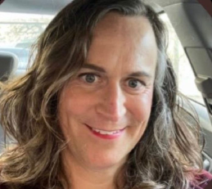 SHOCKER: ontslagen Twitter content moderator is een super woke ‘trans ...