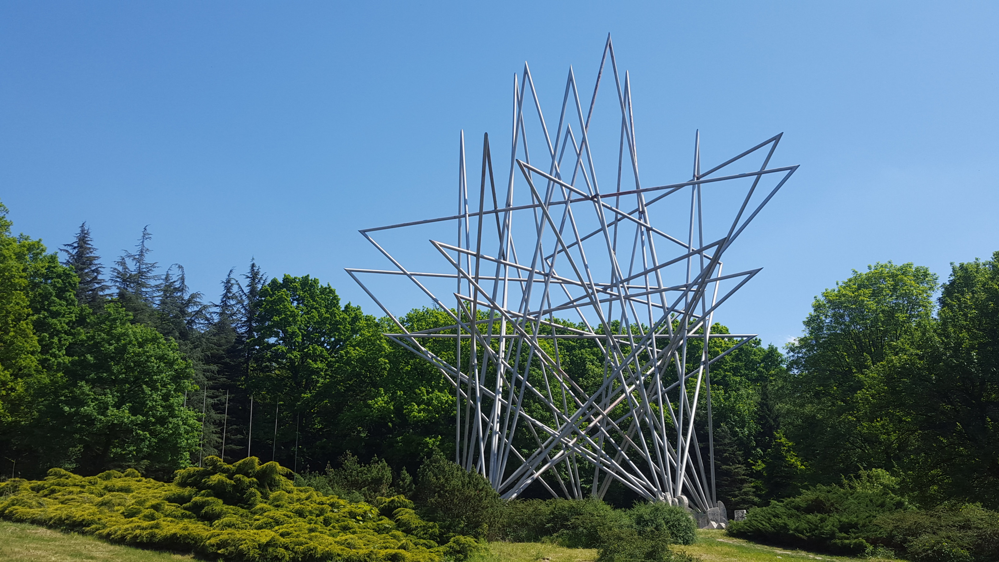 Spomenik Database | Čačalica Memorial Park at Požarevac