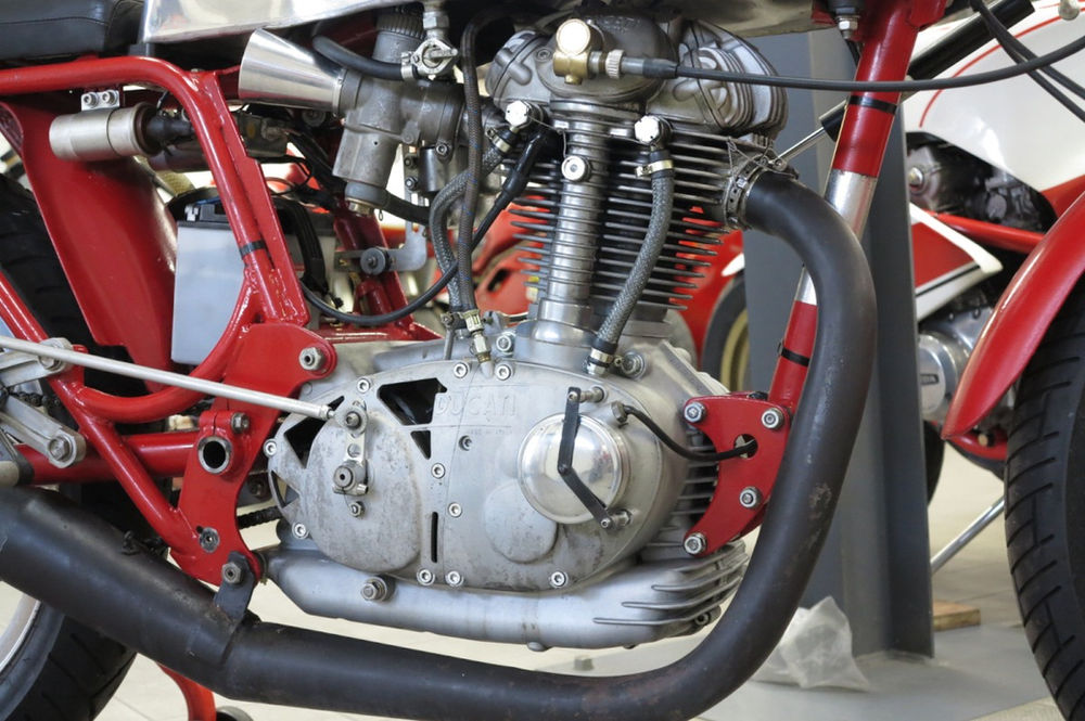 Ducati 350 Desmo racer: Sold