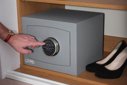 MINI VAULT GOLD FR SIZE 1 ELECTRONIC SAFE | Caledonian Lock & Safe