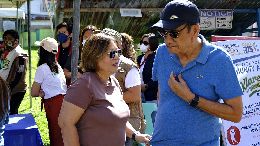 Cabanlas miapod-apod og food packs dihas Macasandig, Agusan