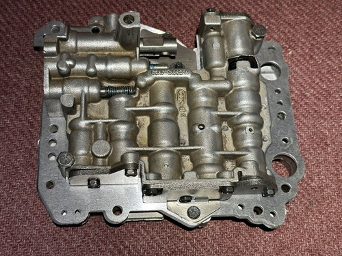 C4 TRANS VALVE BODY C5AP-7A092-A C5AP-7A101-A 1965-66 GREEN DOT 8 BOLT ...