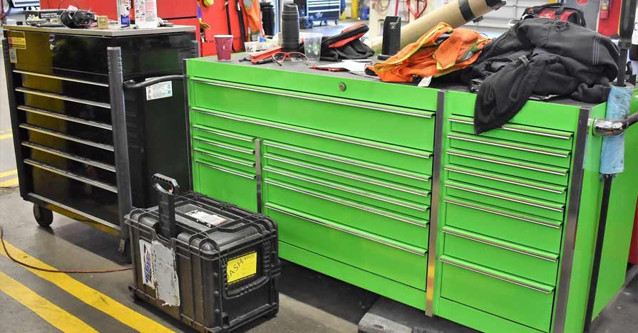 HOW TO CHOOSE A TOOL BOX THAT SUITS YOUR NEEDS