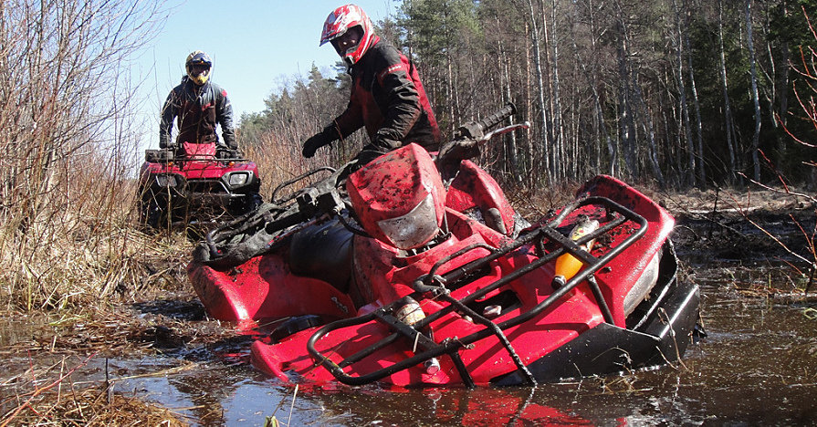 WHAT TO DO WHEN YOUR ATV GETS STUCK: 5 HELPFUL HINTS