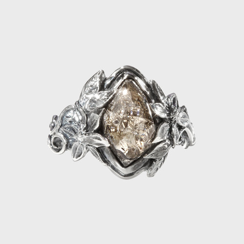 the ARIA - Leaf Ring | LYLY ERLANDSSON SHOP