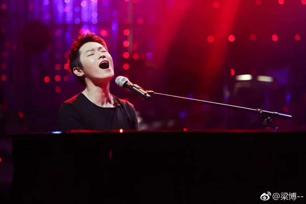 Bruce Liang back on stage after winning Voice of China 2012