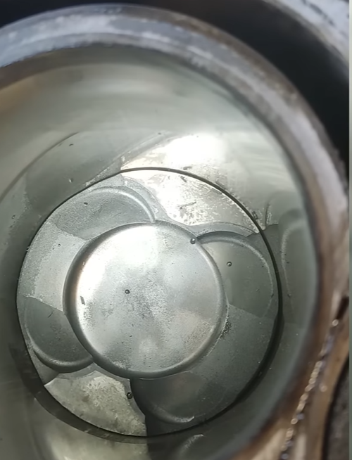 F10 535 engine assembly: the N55 engine is caught...