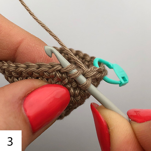 Cute animal magnets // free crochet pattern