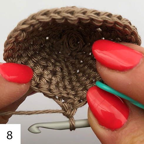 Cute animal magnets // free crochet pattern