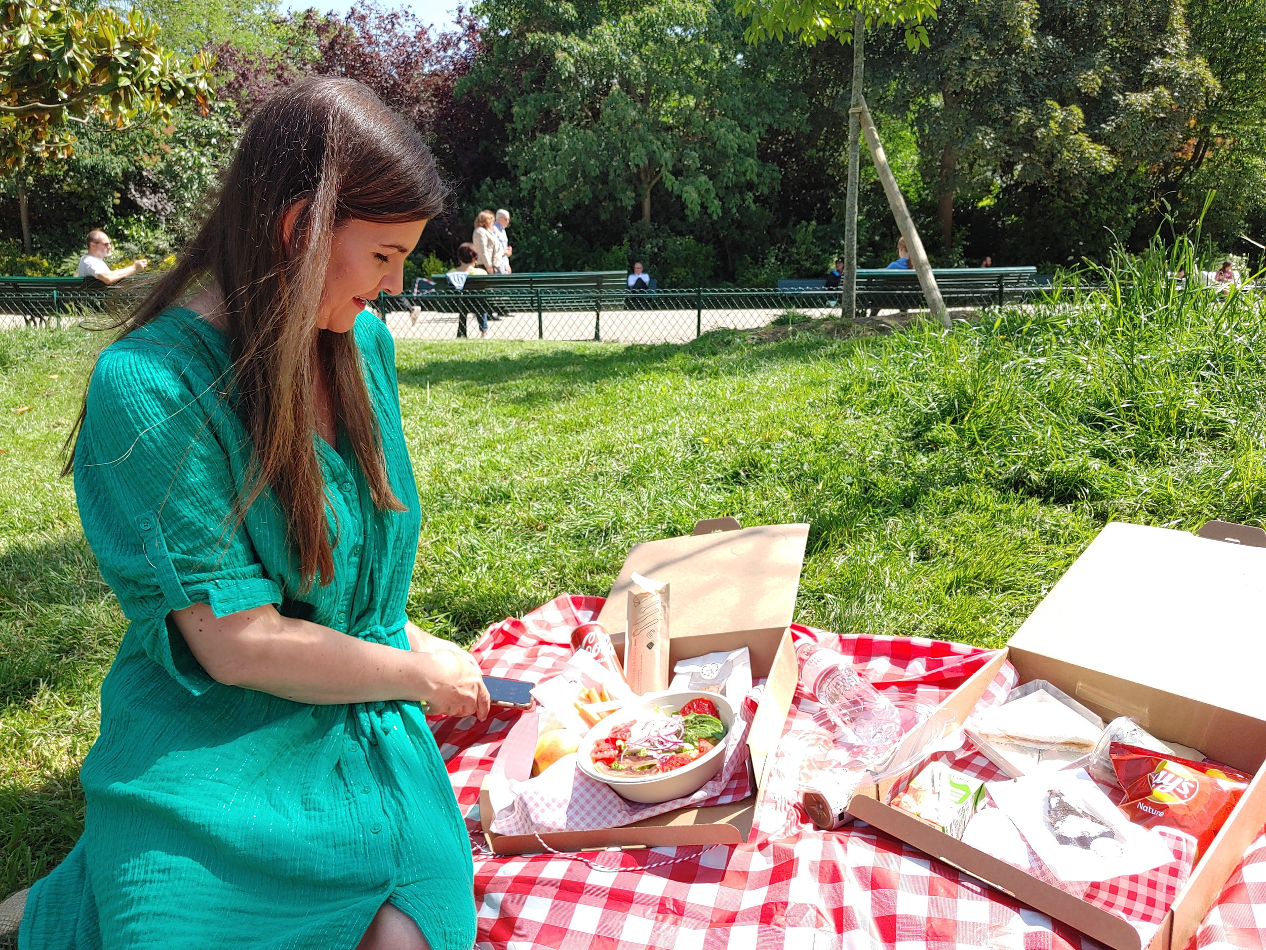 Picnics In Paris | navigatefrenchwines