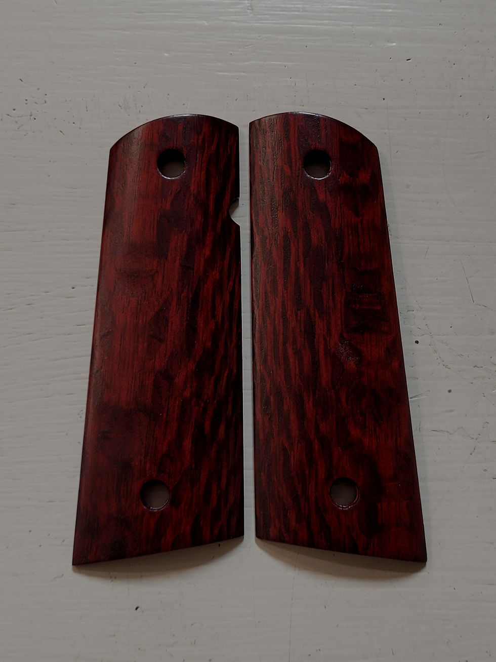 Full Size 1911 Grips | High Figure Grips | Handcrafted Grips 2/2