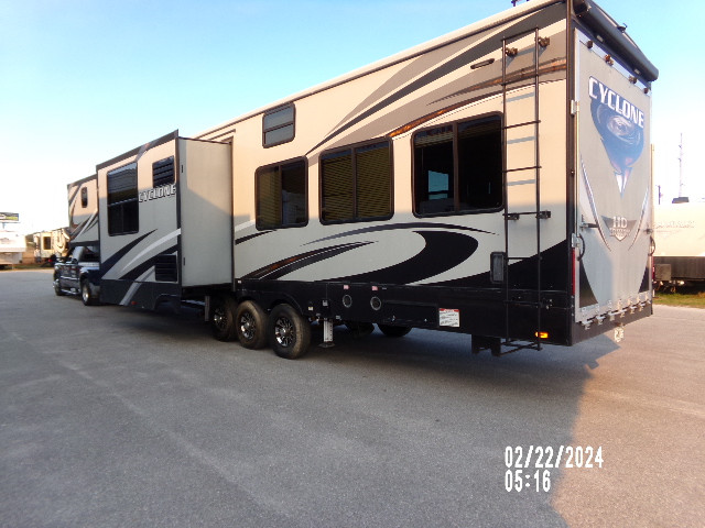 2018 HEARTLAND CYCLONE HD 4115