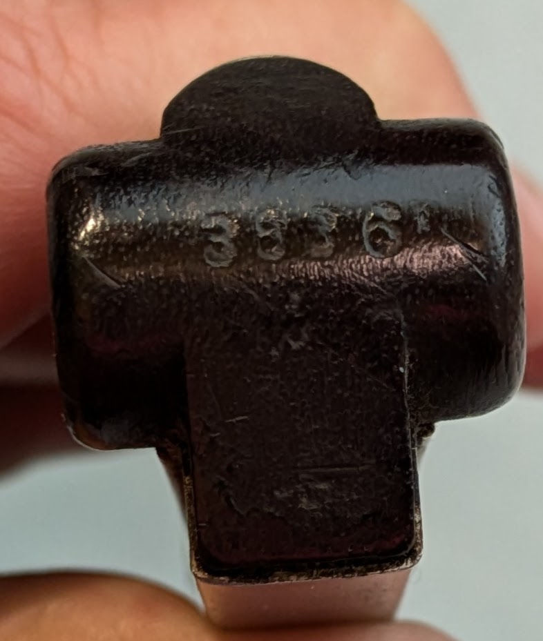 Gorgets, Badges & Accessories 3/4